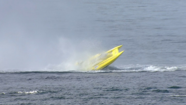 Hydroplane driver uninjured after boat flips in Lake Washington | KIRO-TV