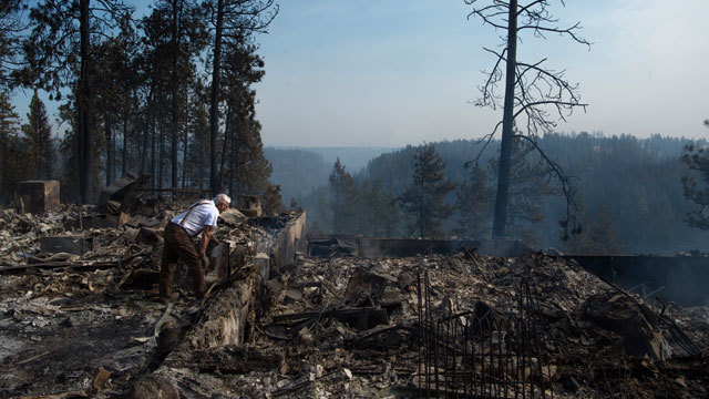 Large wildfires force mandatory evacuations near Spokane | KIRO-TV